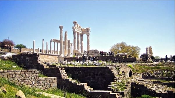 Pergamum Ancient City Tour - Viaurbis.com
